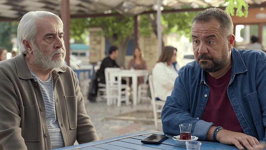 Ata Demirer'in Başrolünde Yer Aldığı Netflix Dizisi "Bir İhtimal Daha Var"ın Yayın Tarihi Belli ...