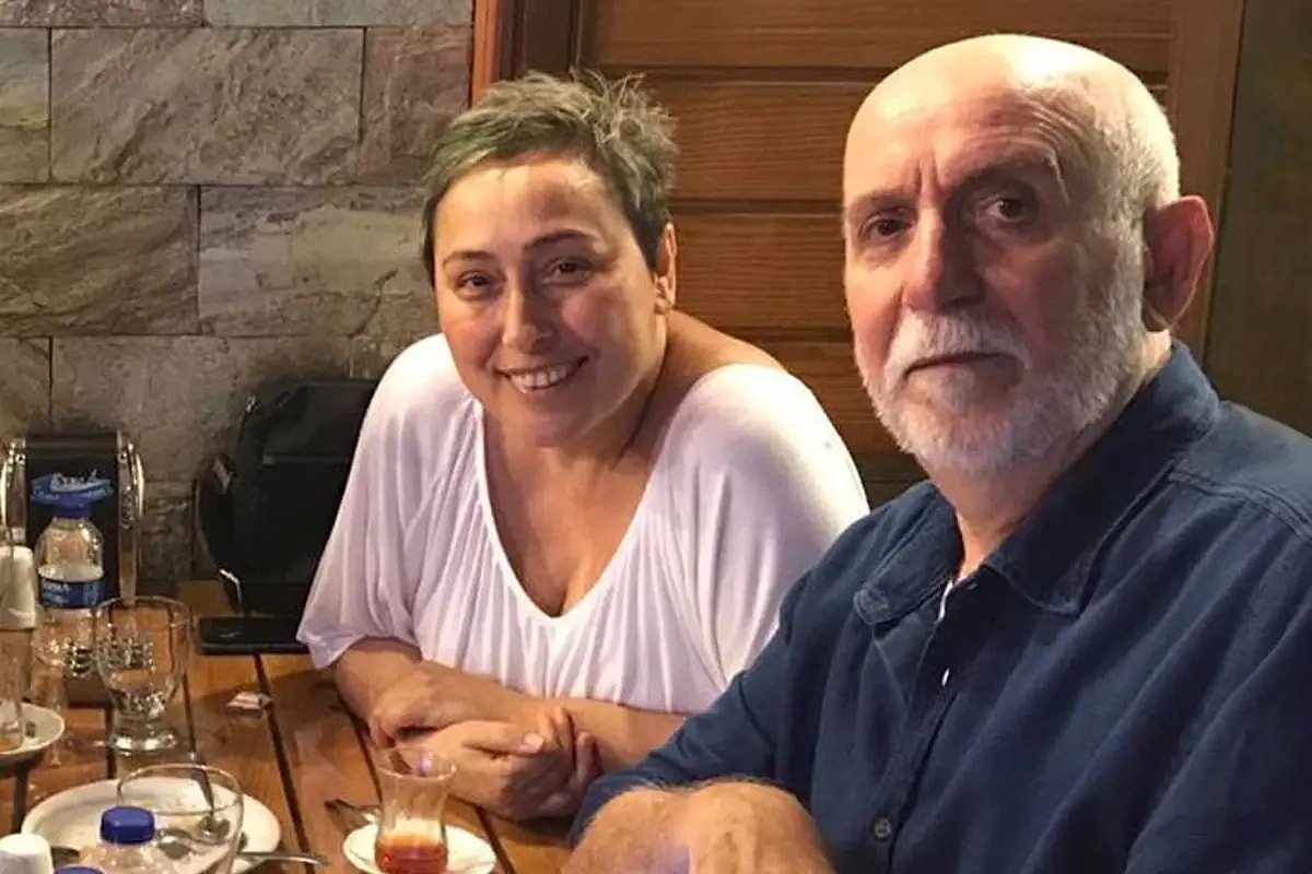 Macit Koper’in Eşi Hülya Koper Hayatını Kaybetti! - Onedio