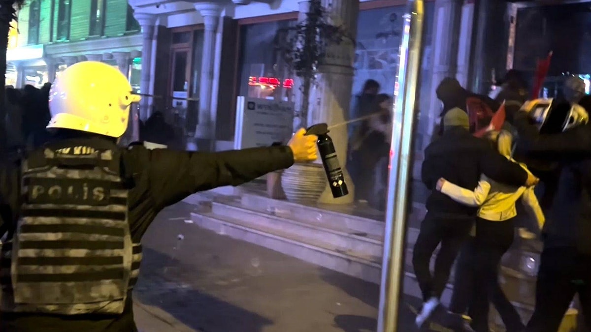 Protestocu Gözaltında Yaşadıklarını Anlattı - Onedio