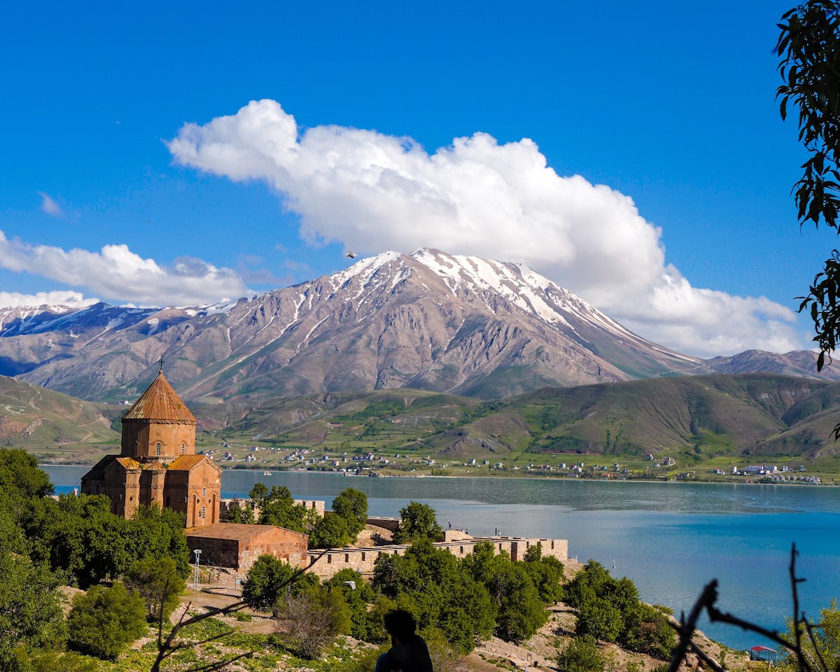 What Is Van Famous For? Discover Van Like a Local - Onedio