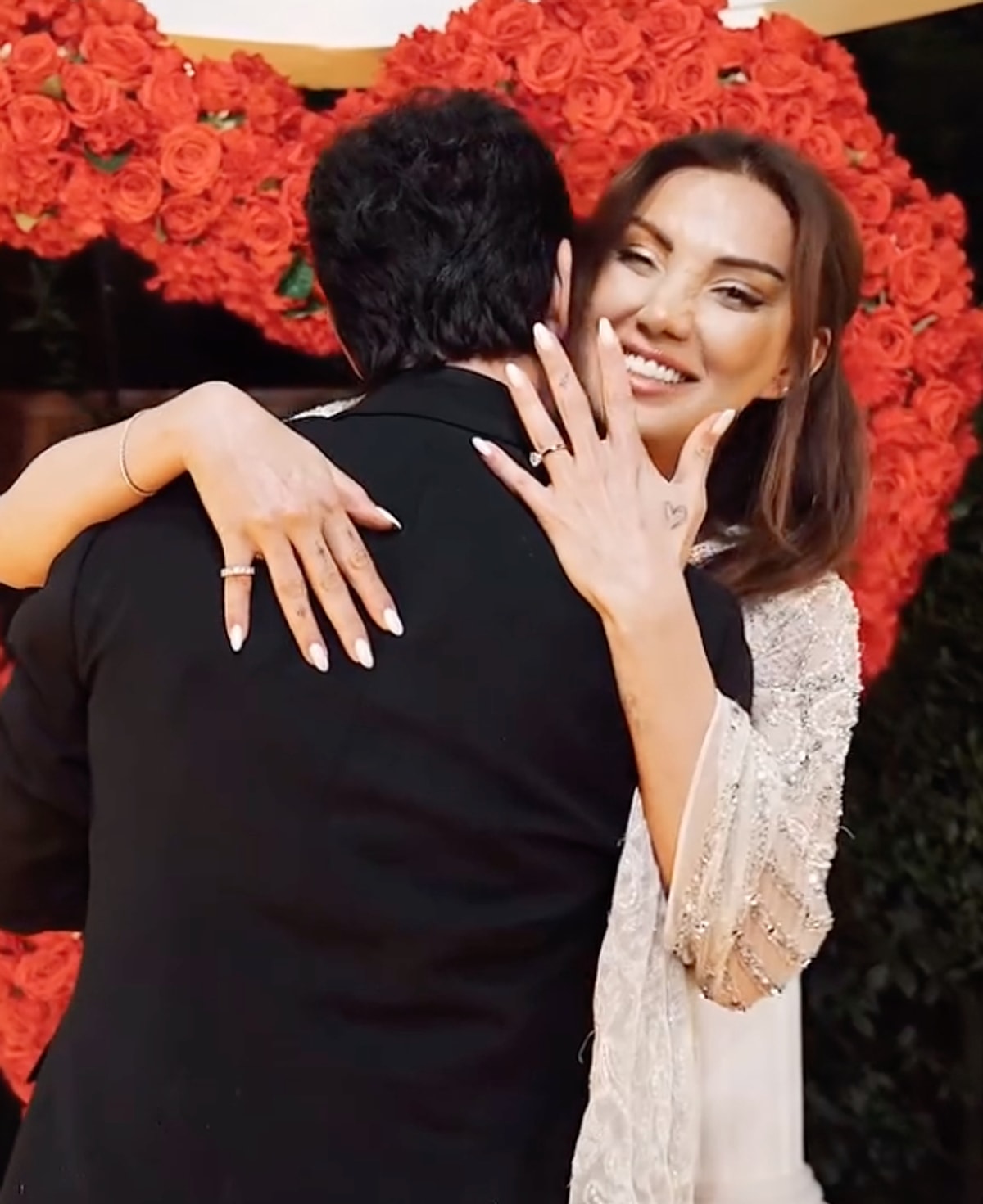 Dilan Polat'ın Kardeşi Sıla Doğu Evleniyor! - Onedio