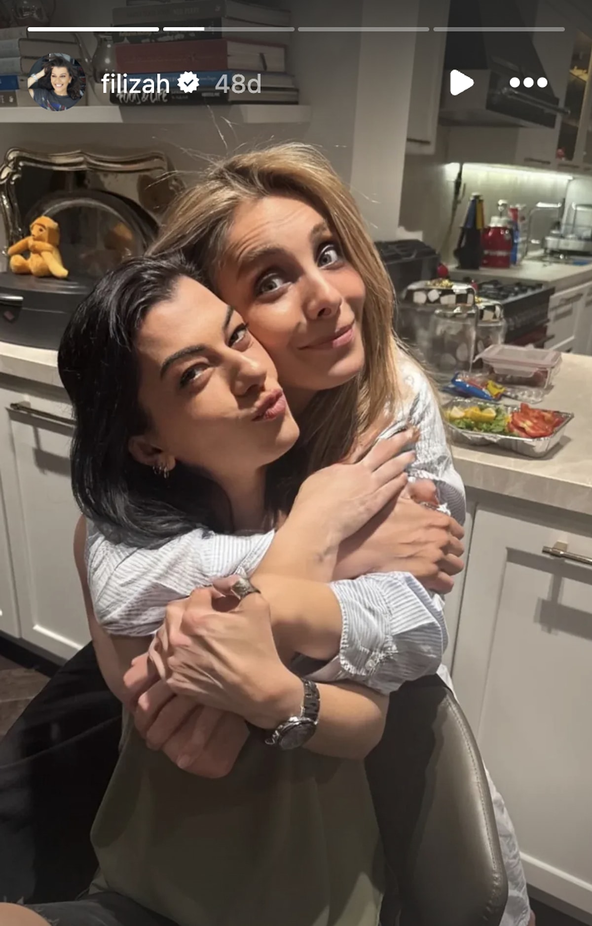 Mahidevran ve Nigar Kalfa Yıllar Sonra İlk Kez Bir Arada! - Onedio