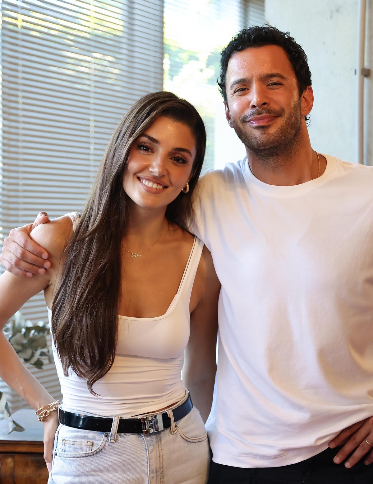 Hande Erçel ve Barış Arduç'un Dizisinin Adı Ne? - Onedio