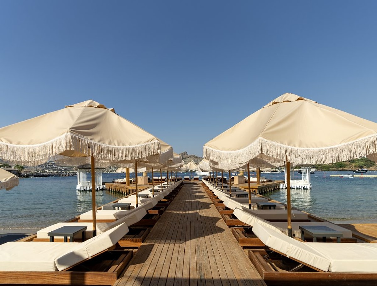 Top 10 Beach Clubs in Bodrum: Swim, Party & Relax - Onedio