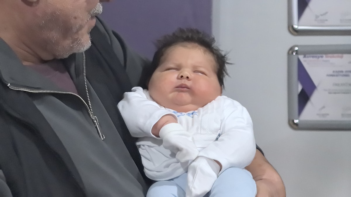 Ali Atilla Bebek Görenleri Şaşırtıyor - Onedio