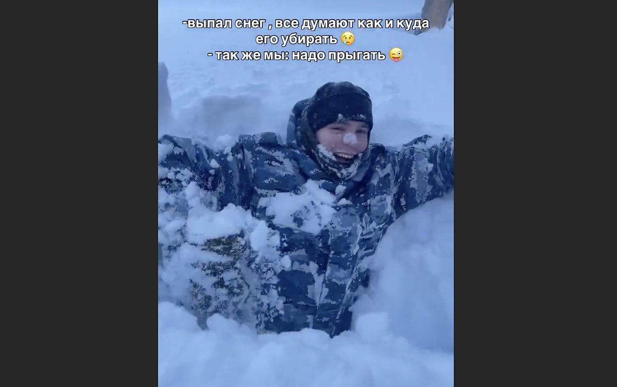Russia Extreme: Jumping From 4th Floor Into Snow - Onedio