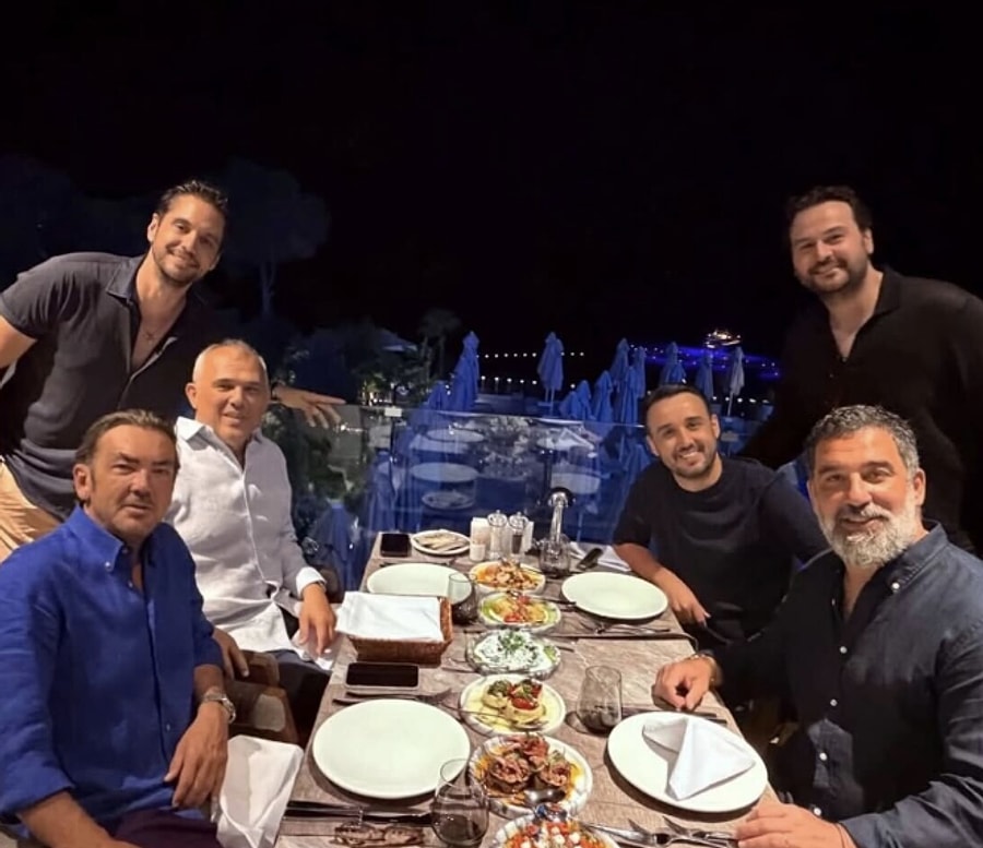 Arda Turan'ın Son Hali Şaşırttı! Beyaz Saçları Gündem Oldu - Onedio